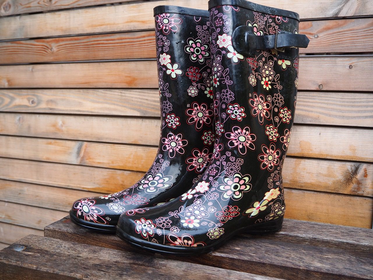 Kalosze – w deszczową pogodę – moda przez wieki | Damosfera